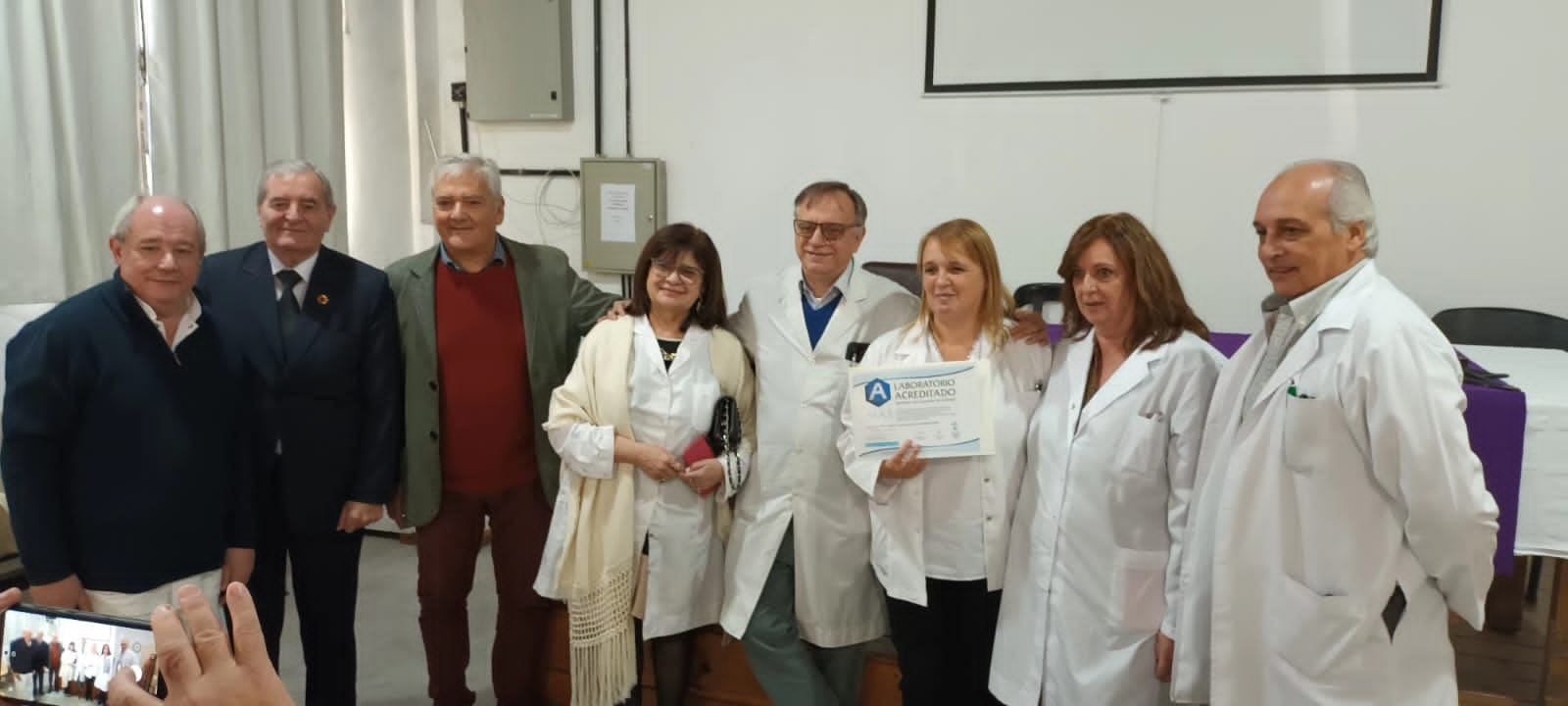 El laboratorio del Hospital Piñero recibió el certificado de ...